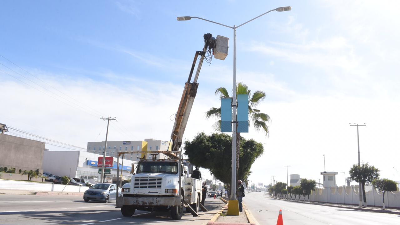 Avanza mejoramiento de imagen urbana en el Bulevar Costero | RadaNoticias